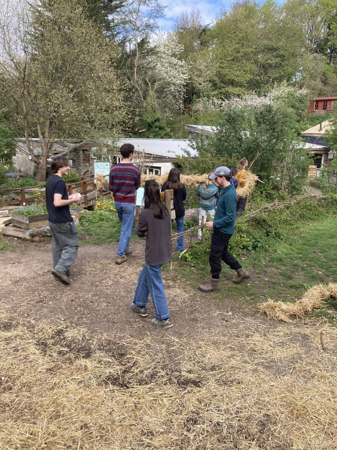Making & installing eel ropes - the first in Bristol - Trout in the Trym